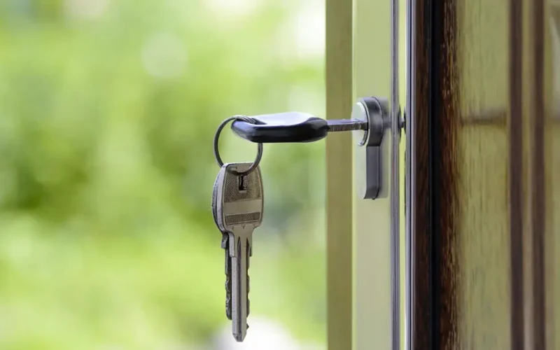 Why you should never leave your key in the lock at night: Risks and ...