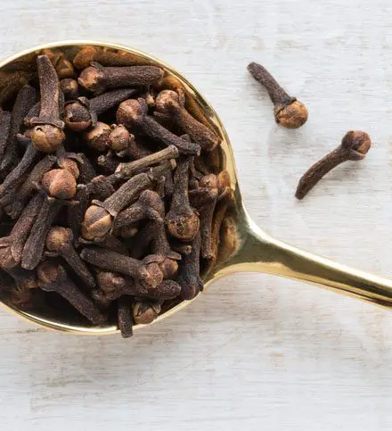 Cloves for Better Sleep: Why You Should Place Them Under Your Pillow ...