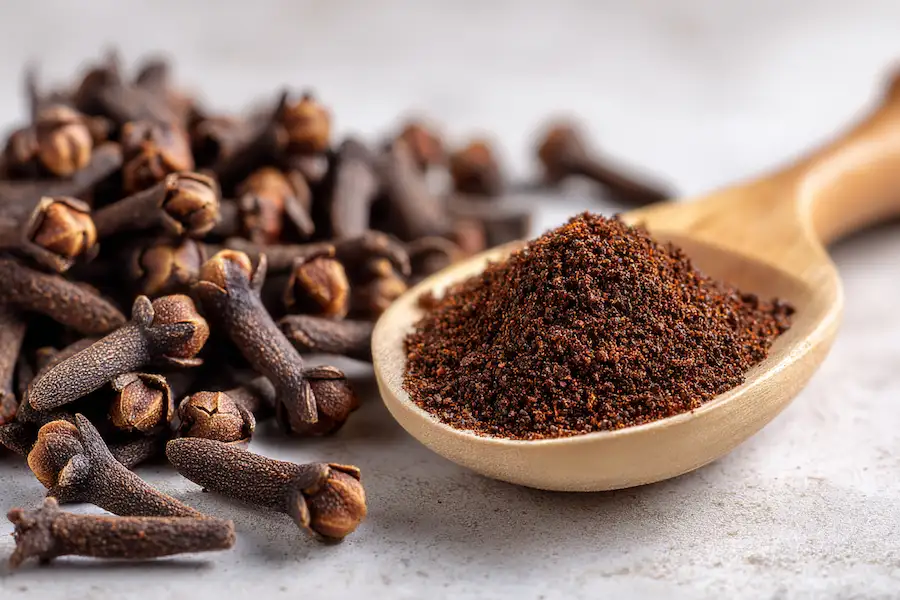 7 Powerful Health Benefits of Cloves Every Man Should Know